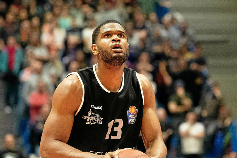 Ronald ROBERTS nouvel intérieur de l'Elan Chalon - Elan Chalon